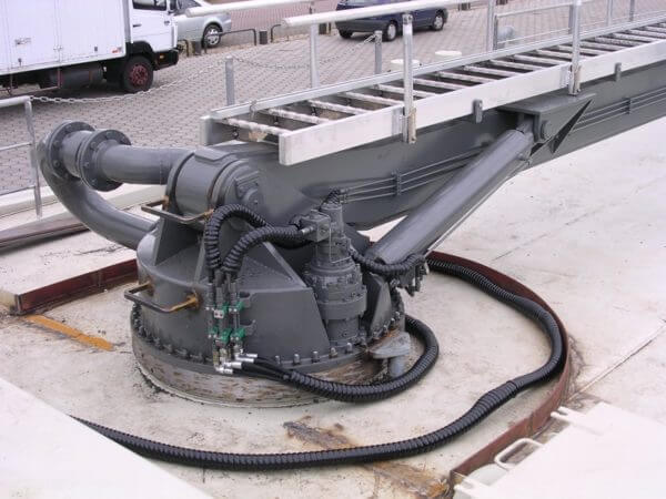 LNG bunker crane - Van Wijk BV